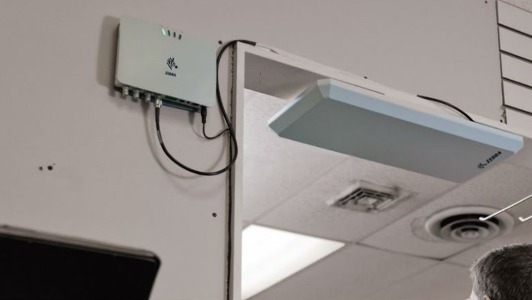 FX7500 固定式 RFID 读取器